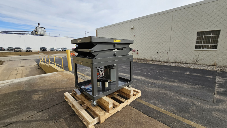 Custom Aerospace Scissor Lift - Air over Hydraulic | Lange Lift